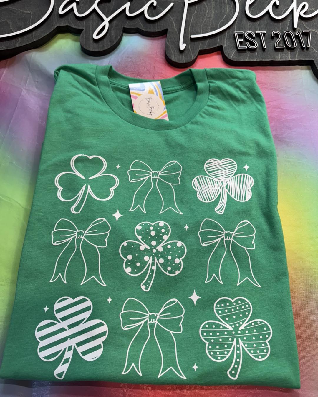 SHAMROCKS AND BOWS – Basic Becky Tees & More